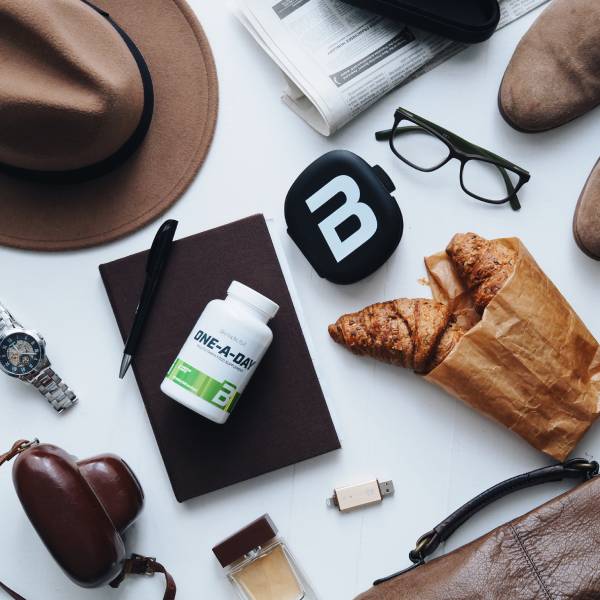 Dietary supplement tablets with vitamins and minerals.